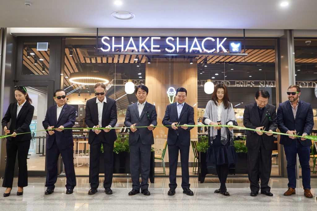 Sixth Shake Shack opens in Incheon Airport – SPC매거진